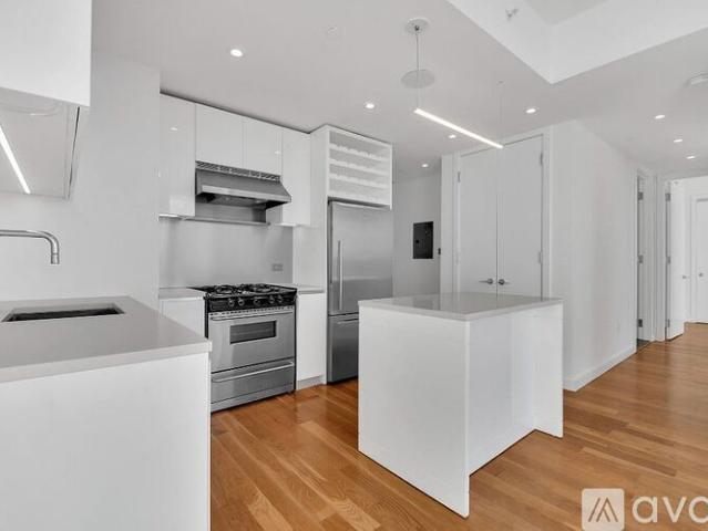 2 BR, 1 BA Apartment 430 Albee Square, Unit 5L, Brooklyn, NY 11201