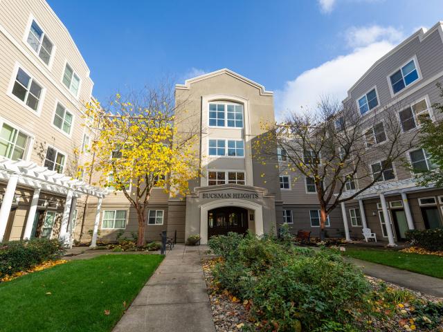 2 BR, 1 BA Apartment 430 Northeast 16th Avenue Unit 241, Portland, OR 97232