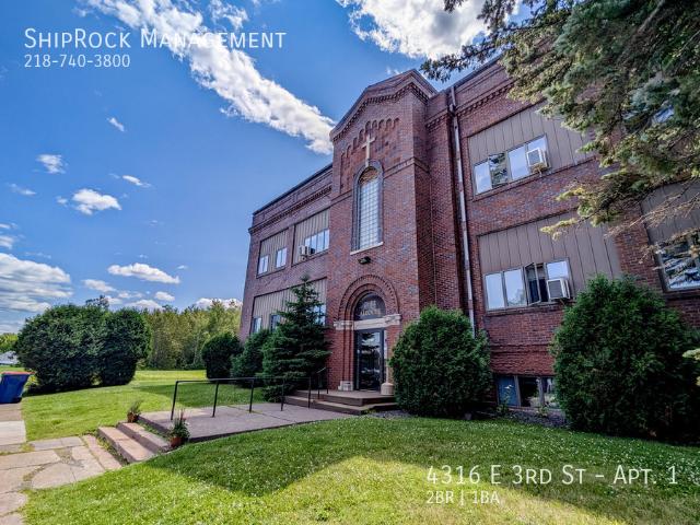 2 BR, 1 BA Apartment 4316 E 3rd St, Superior, WI 54880