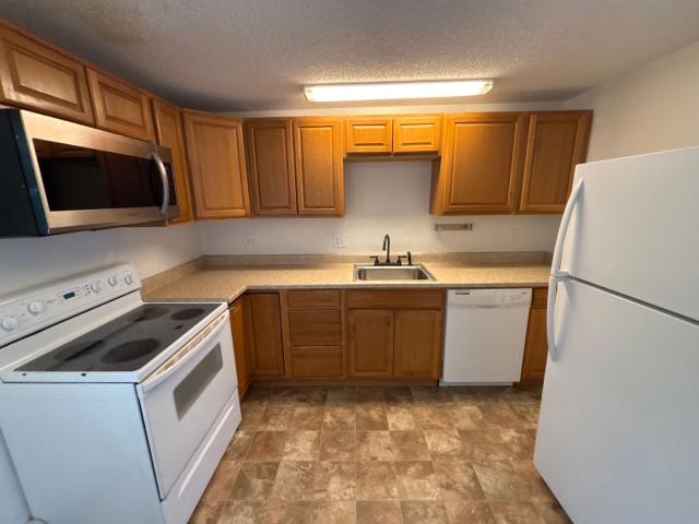 2 BR, 1 BA Apartment 4319 Lashelle Ave, Colorado Springs, CO 80906