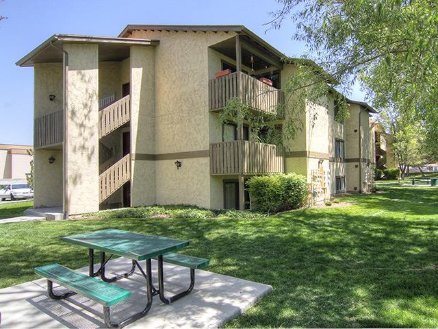 2 BR, 1 BA Apartment 4320 S 700 E Unit 10, Salt Lake City, UT 84107