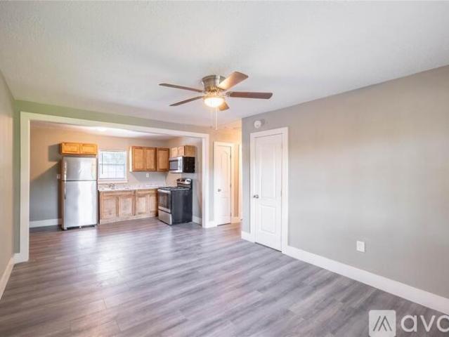 2 BR, 1 BA Apartment 4326 Larkspur St, Unit 3, Houston, TX 77051