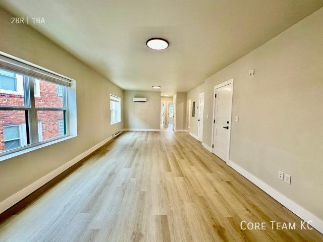 2 BR, 1 BA Apartment 4337 Mercier St Kansas City, MO 64111