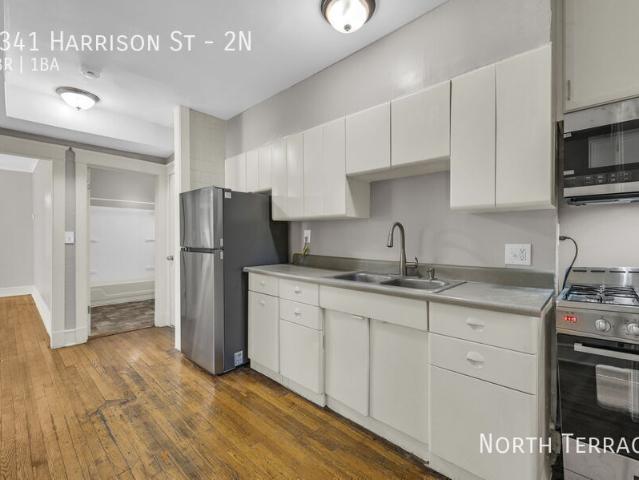 2 BR, 1 BA Apartment 4341 Harrison St, Kansas City, MO 64110