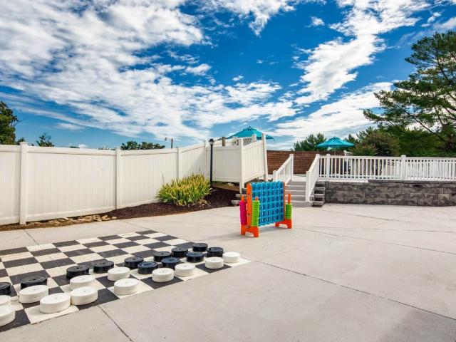 2 BR, 1 BA Apartment 4356 Garst Mill Road Unit 4337B, Roanoke, VA 24018