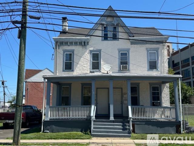 2 BR, 1 BA Apartment 436 Pennington Avenue, Unit 2nd Floor, Trenton, NJ 08618