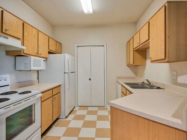 2 BR, 1 BA Apartment 4375 North Major Drive Unit 1224, Beaumont, TX 77713