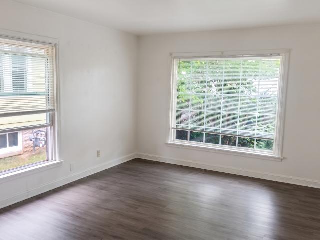 2 BR, 1 BA Apartment 4378 N 17th St, Milwaukee, WI 53209