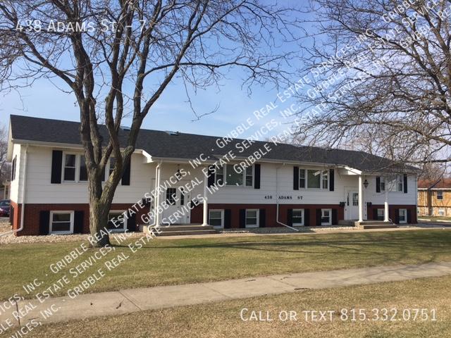 2 BR, 1 BA Apartment 438 Adams St., Rockton, IL 61072