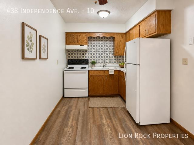 2 BR, 1 BA Apartment 438 Independence Ave Champlin, MN 55316