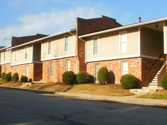 2 BR, 1 BA Apartment 439 Roundtop Ave Petersburg, VA 23803