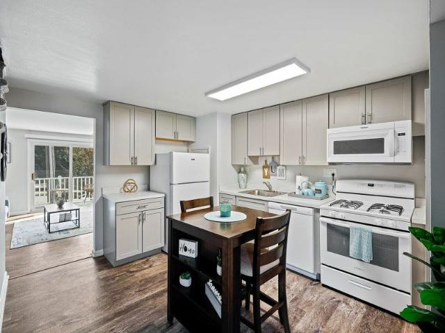 2 BR, 1 BA Apartment 43 Salix Court Unit 0212, Middle River, MD 21220
