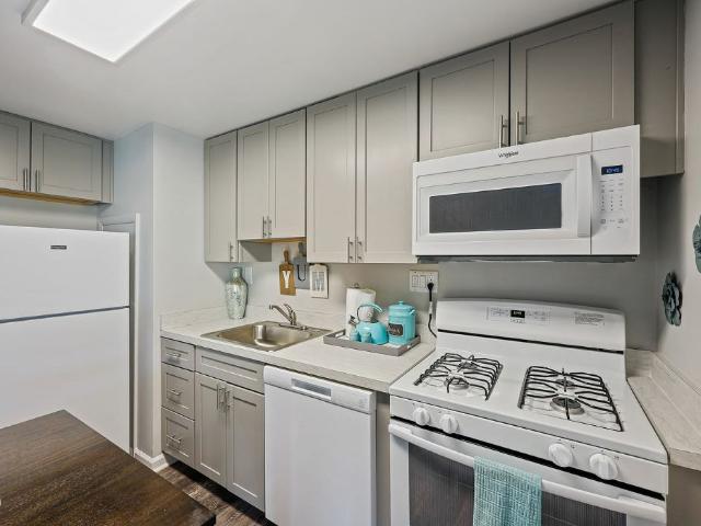 2 BR, 1 BA Apartment 43 Salix Court Unit 0332, Middle River, MD 21220