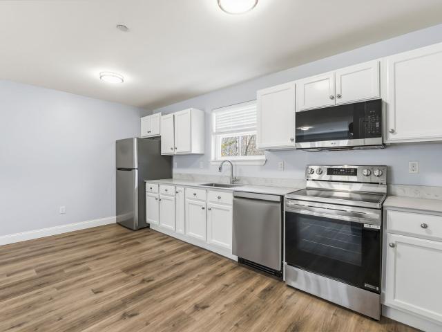 2 BR, 1 BA Apartment 4 U.S. Route 1, York, ME 03909