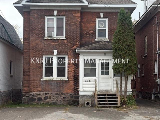 2 BR, 1 BA Apartment 543 Sherbrooke, North Bay, ON P1B2C4