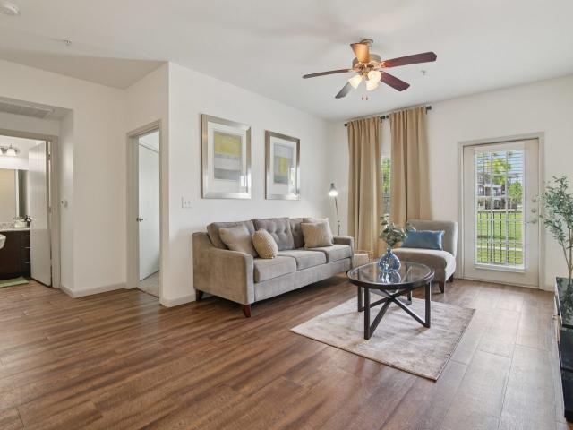 2 BR, 1 BA Apartment 5400 Crenshaw Road Unit 2303, Pasadena, TX 77505