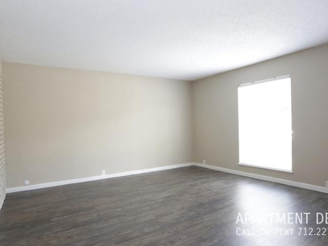 2 BR, 1 BA Apartment 5428 Elm StÂ, Houston, TX 77081
