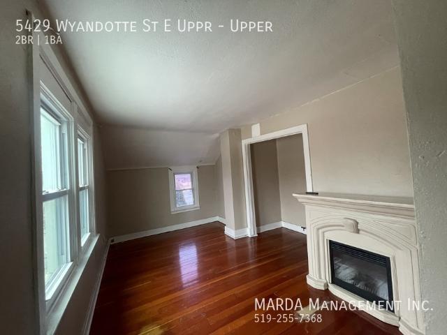 2 BR, 1 BA Apartment 5429 Wyandotte St E Uppr, Windsor, ON N8S 1L8