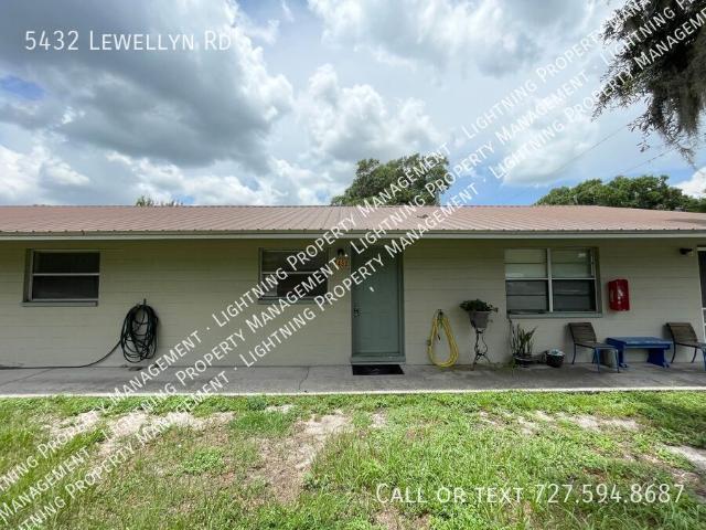 2 BR, 1 BA Apartment 5432 Lewellyn Rd, Lakeland, FL 33810