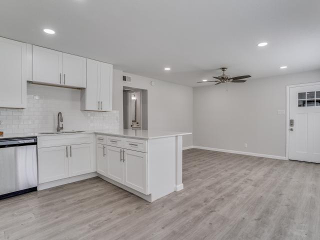 2 BR, 1 BA Apartment 5444 Gaston Ave, Dallas, TX 75214