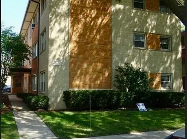 2 BR, 1 BA Apartment 5446 West Gale Street, Unit 1C, Chicago, IL 60630