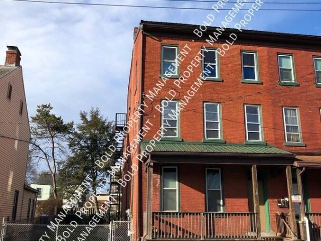 2 BR, 1 BA Apartment 545 N 10th St, Lebanon, PA 17046