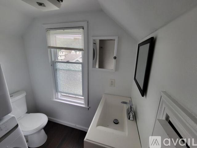2 BR, 1 BA Apartment 54 Golden Hill Street, Unit 3, Naugatuck, CT 06770