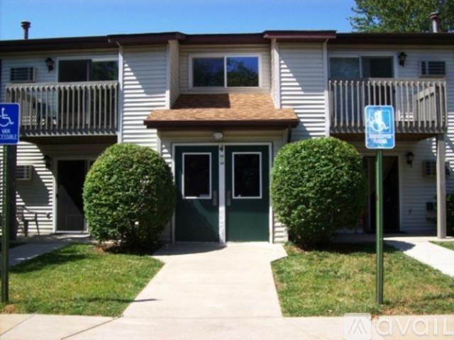 2 BR, 1 BA Apartment 550 Riverside Dr, Unit Two Bedroom, Dowagiac, MI 49047