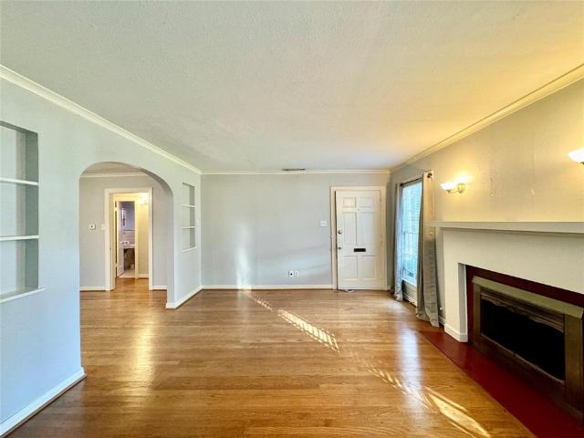 2 BR, 1 BA Apartment 5511 Longview Street, Dallas, TX 75206