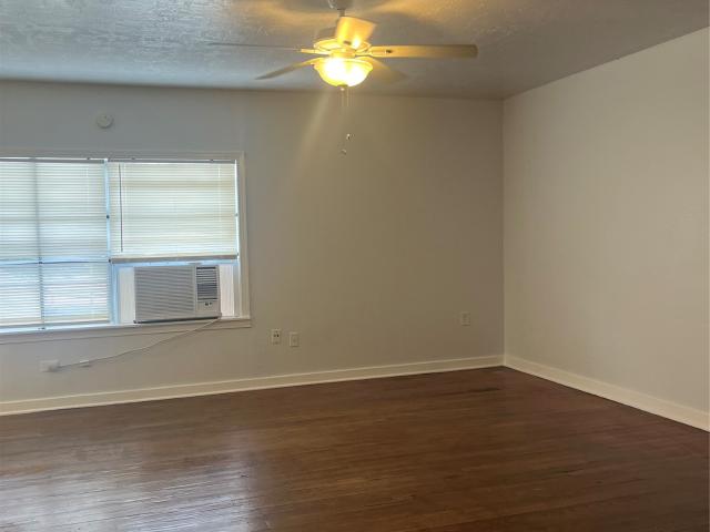 2 BR, 1 BA Apartment 5537 Bataan Road, Houston, TX 77033
