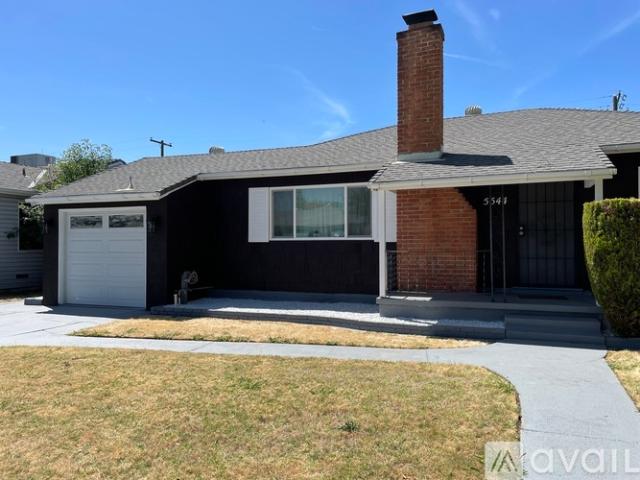 2 BR, 1 BA Apartment 5544 33rd Avenue, Sacramento, CA 95824