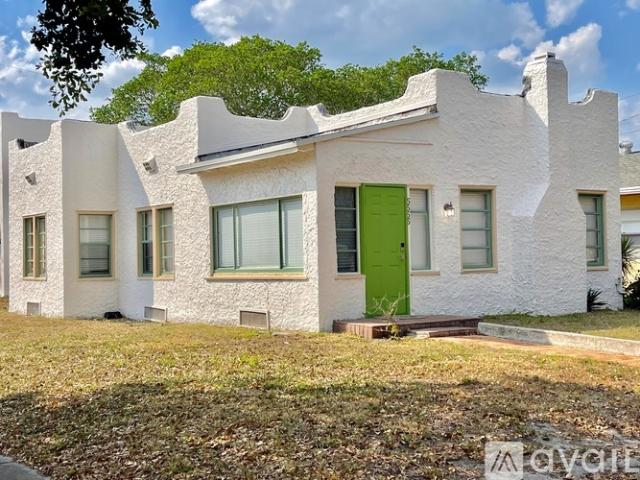 2 BR, 1 BA Apartment 5555 Garden Ave, West Palm Beach, FL 33405