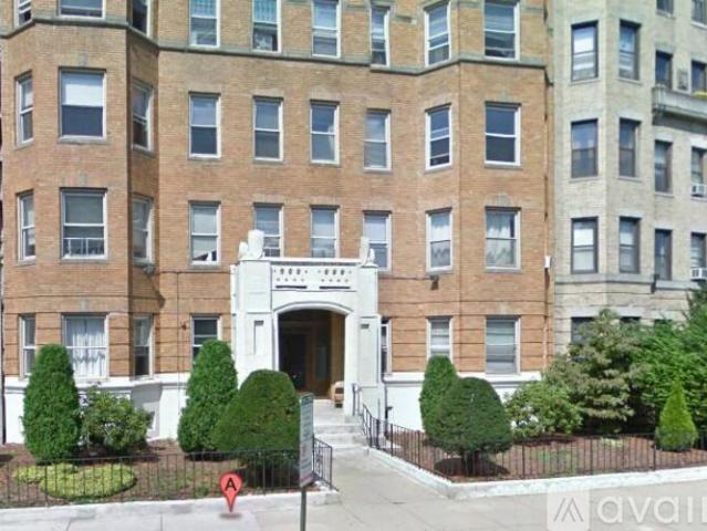 2 BR, 1 BA Apartment 55 Park Dr, Unit 7, Boston, MA 02215