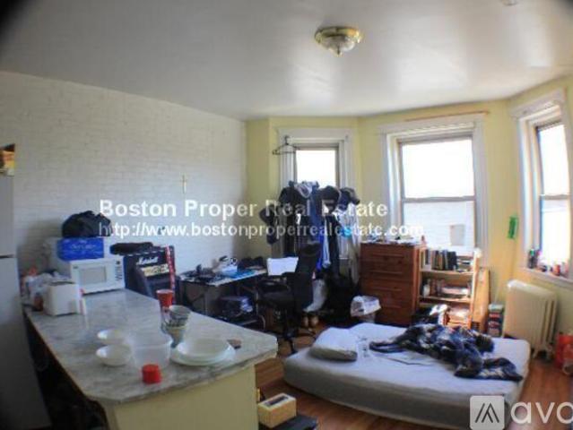 2 BR, 1 BA Apartment 55 Park Dr, Unit 17, Boston, MA 02215