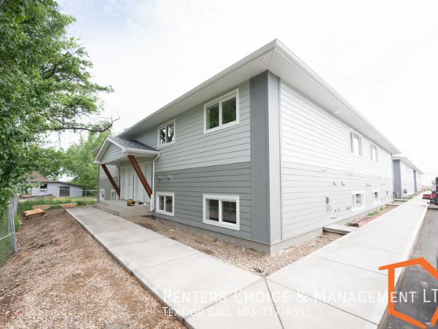 2 BR, 1 BA Apartment 5601D 43 Ave, Taber, AB T1G 0G8