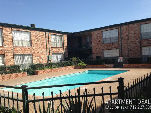 2 BR, 1 BA Apartment 5612 Bissonnet StÂ, Houston, TX 77081