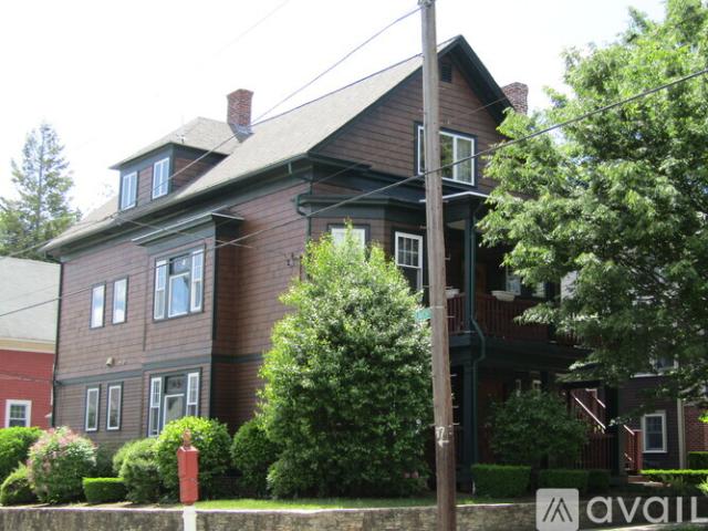 2 BR, 1 BA Apartment 561 Hope Street, Unit #1, Providence, RI 02906
