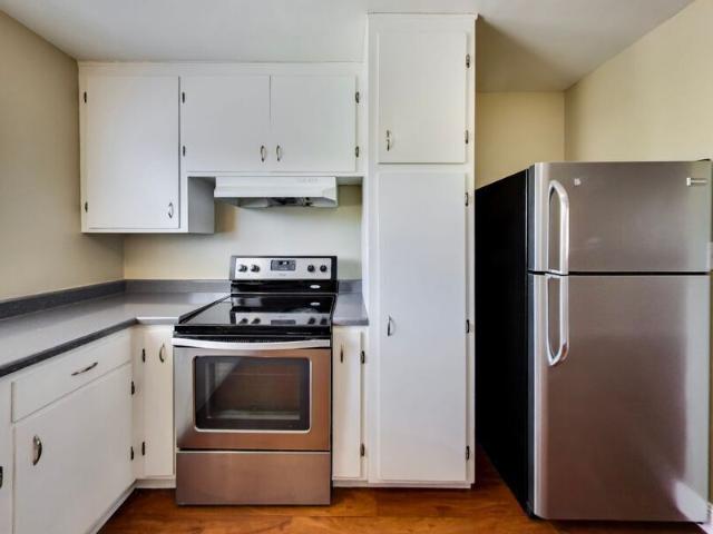 2 BR, 1 BA Apartment 561 S. 7th Street, San Jose, CA 95112