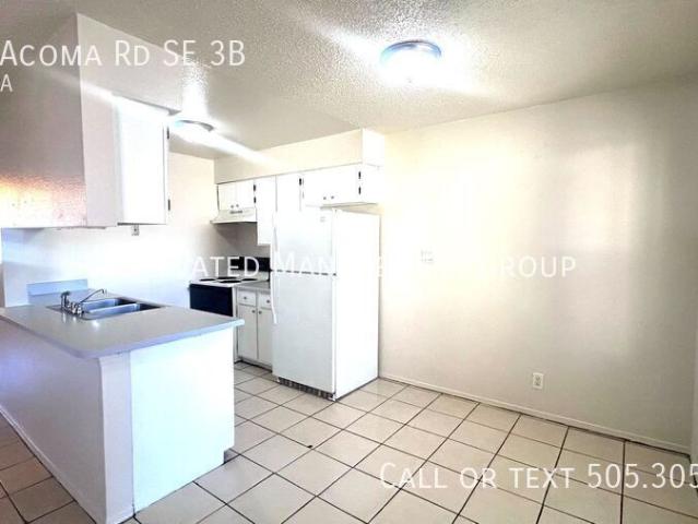2 BR, 1 BA Apartment 5621 Acoma Rd SE 3B, Albuquerque, NM 87108