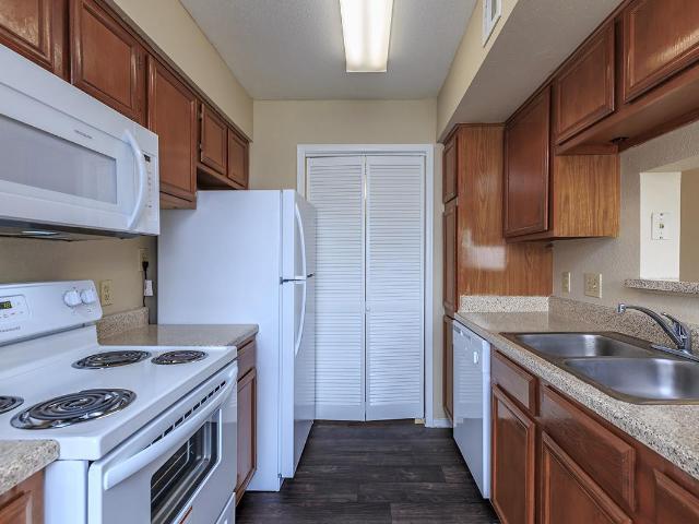 2 BR, 1 BA Apartment 5675 Purple Sage Road Unit 5 514, Houston, TX 77049