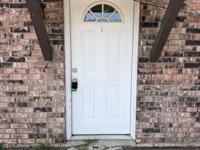 2 BR, 1 BA Apartment 5705 North Northwood Road, Kansas City, MO 64151