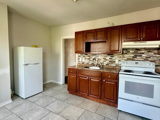 2 BR, 1 BA Apartment 5764 Osage Ave, Philadelphia, PA 19143