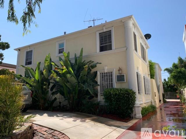 2 BR, 1 BA Apartment 5770 West Olympic Boulevard, Unit 70, Los Angeles, CA 90036