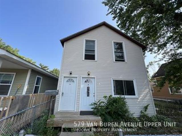2 BR, 1 BA Apartment 579 Van Buren Avenue Upper Unit, Saint Paul, MN 55103