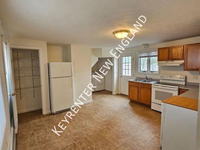 2 BR, 1 BA Apartment 57 Elm Street, Milford, NH 03055