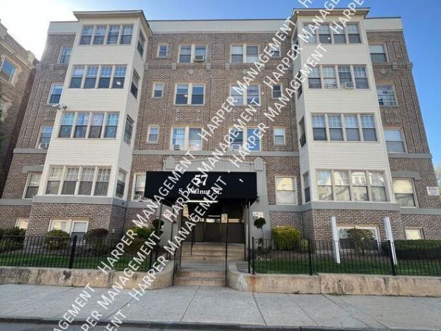 2 BR, 1 BA Apartment 57 73 South Walnut Street, East Orange, NJ 07018