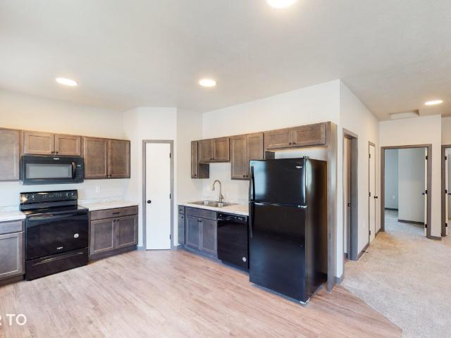 2 BR, 1 BA Apartment 5800 Sunnybrook Drive Unit 5800 2303, Sioux City, IA 51106