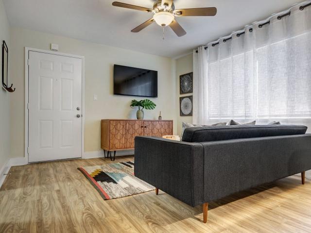 2 BR, 1 BA Apartment 5802 University Avenue Unit 4064 04, San Diego, CA 92115