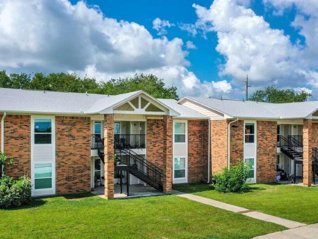 2 BR, 1 BA Apartment 5809 Delany Rd Hitchcock, TX 77563