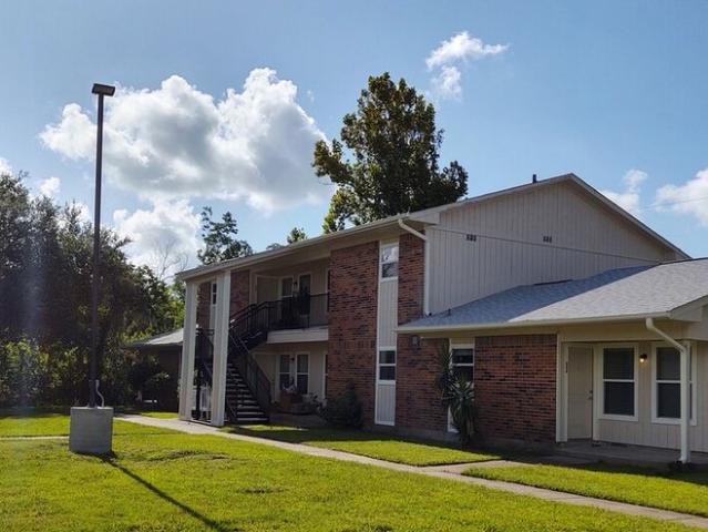 2 BR, 1 BA Apartment 5825 Delany Rd Hitchcock, TX 77563